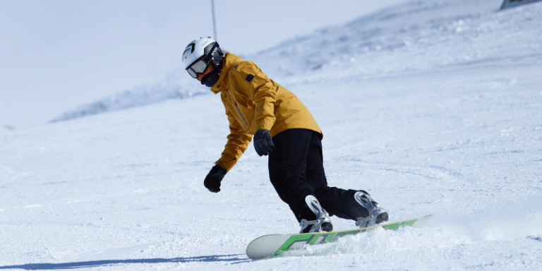 Top 6 Essential Snowboarding Protective Gears in 2024