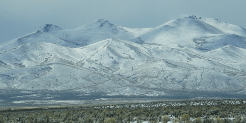 4 Best Places to Snowboard in Oregon (Updated 2024)