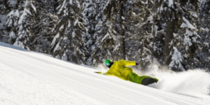 How to Carve on a Snowboard (5 Quick Tips)